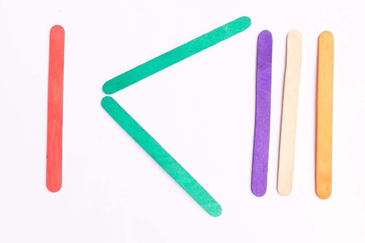 Signos de mayor o menor que (>